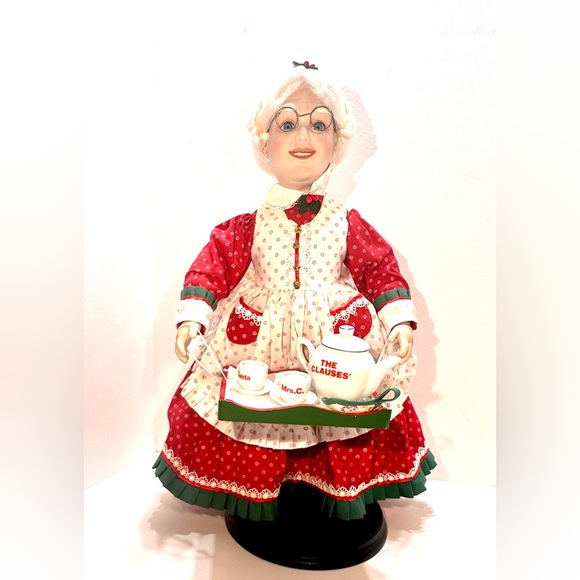 Danbury Mint | Holiday | Vintage 988 Danbury Mint Mrs Clause Porcelain ...